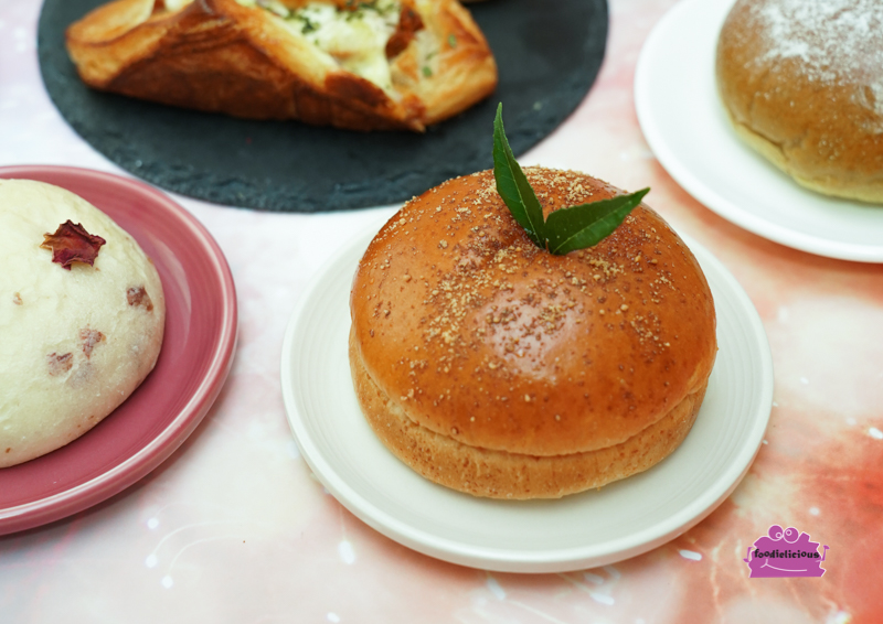 BreadTalk Singapore Taste of Home Buns with Laksa and Otah flavour ...