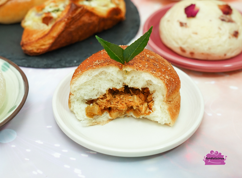 BreadTalk Singapore Taste of Home Buns with Laksa and Otah flavour ...