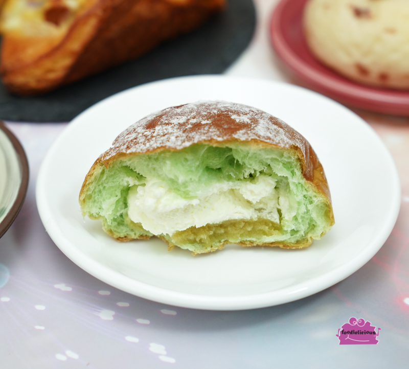 BreadTalk Singapore Taste of Home Buns with Laksa and Otah flavour ...